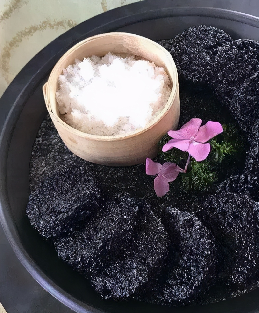 The mouth is fragrant, sticky, soft, delicate and cozy-black rice from ...