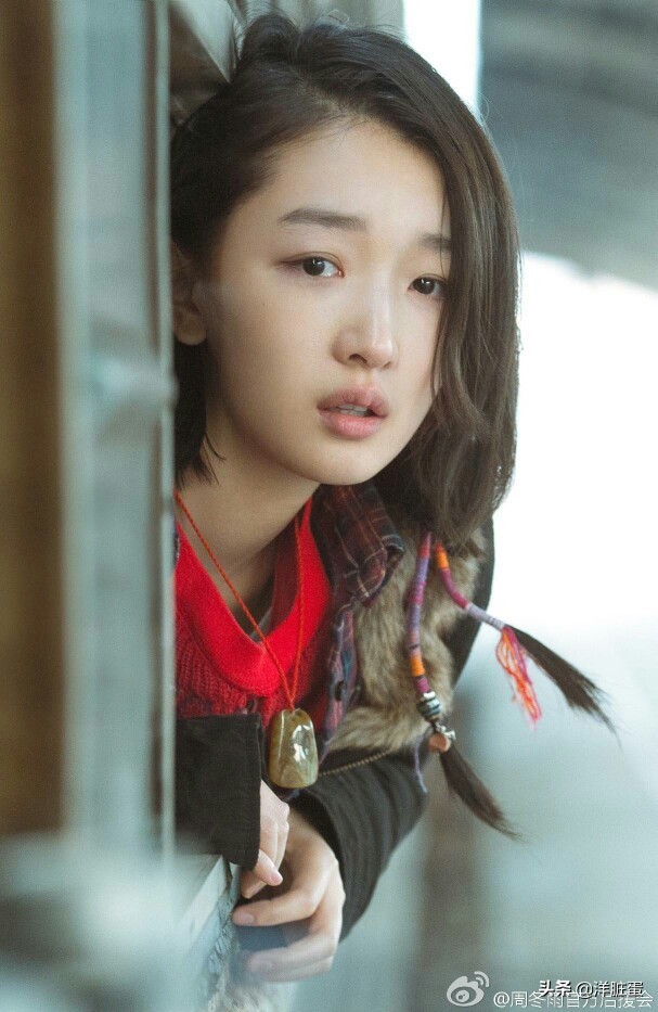 How did Wu Xin and Zhou Dongyu's calves become straight from bends? - iMedia