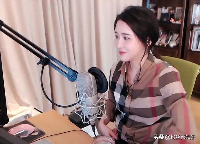 Chen Yifa showed his face live, appeared on a foreign platform "first ...