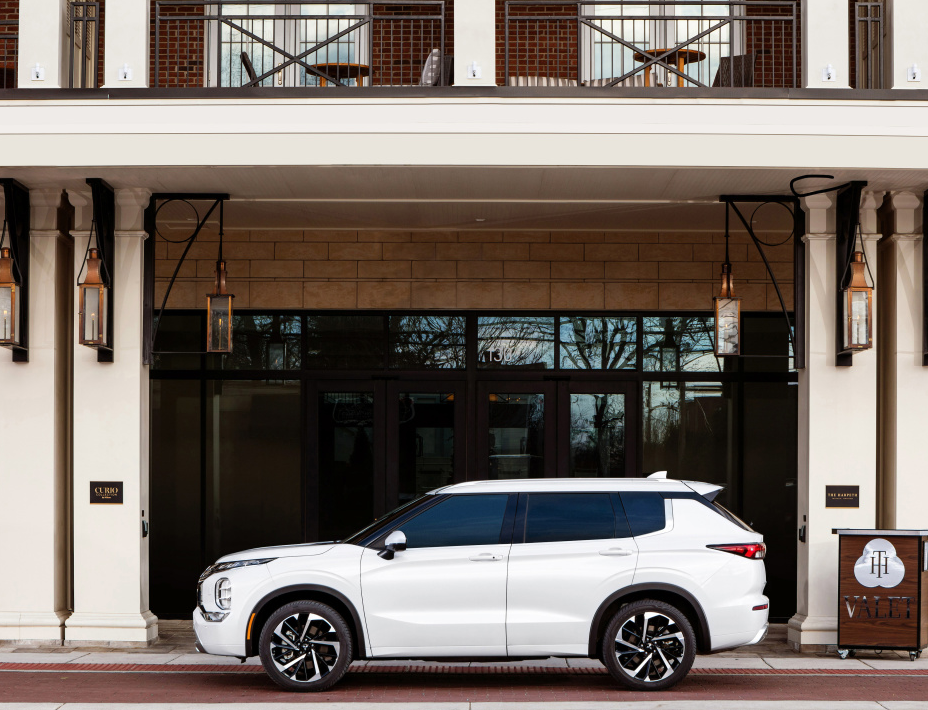 A new generation of Outlander is released, with a radical appearance ...