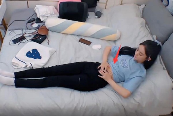There is a kind of sloppy named Zhao Liying after childbirth. The bed ...