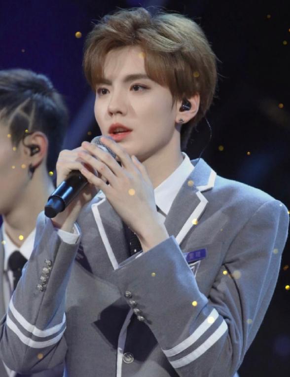 The web drama "Mo Bai" was officially announced, and Zhang Xueying ...