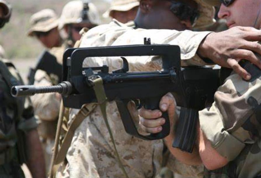 The conscience of Gaul military industry, FAMAS assault rifle - iNEWS