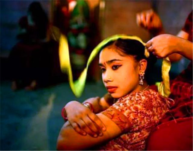 The biggest red light district in Bangladesh: the female cage under the ...