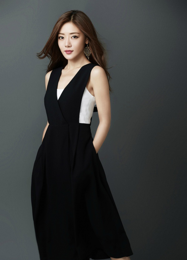 Sichuan Neijiang actress Deng Jiajia, fresh and elegant - iMedia