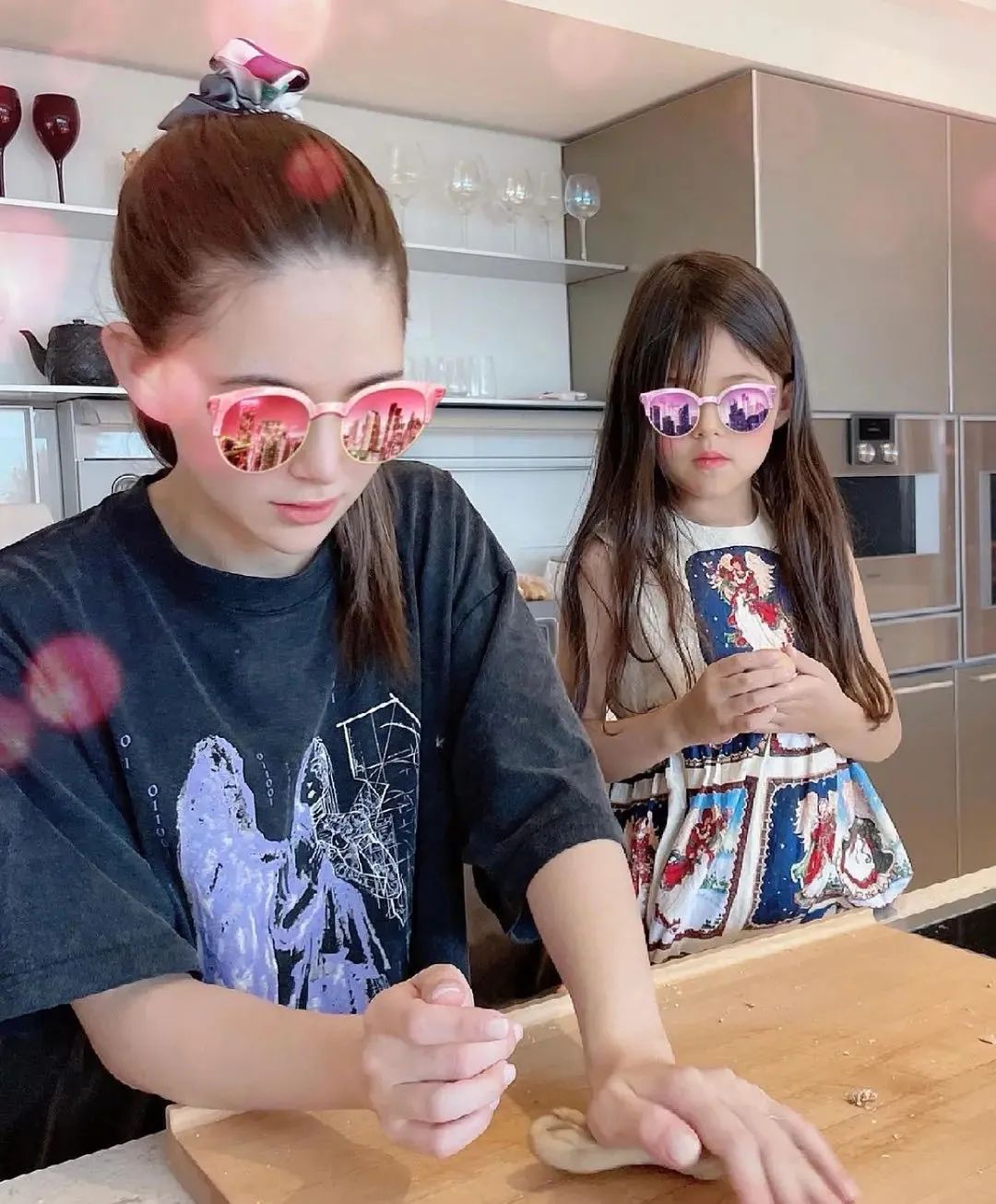 Jay Chou's son and daughter face up, who do their eyes look like? - iNEWS