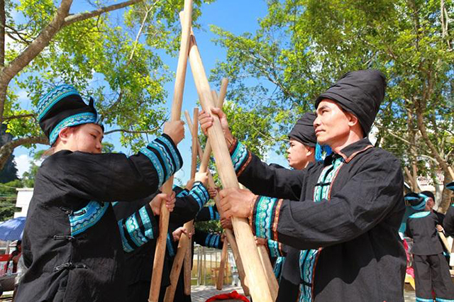 Magical Guangxi: Is the Zhuang nationality "Sinicized" or the Han ...