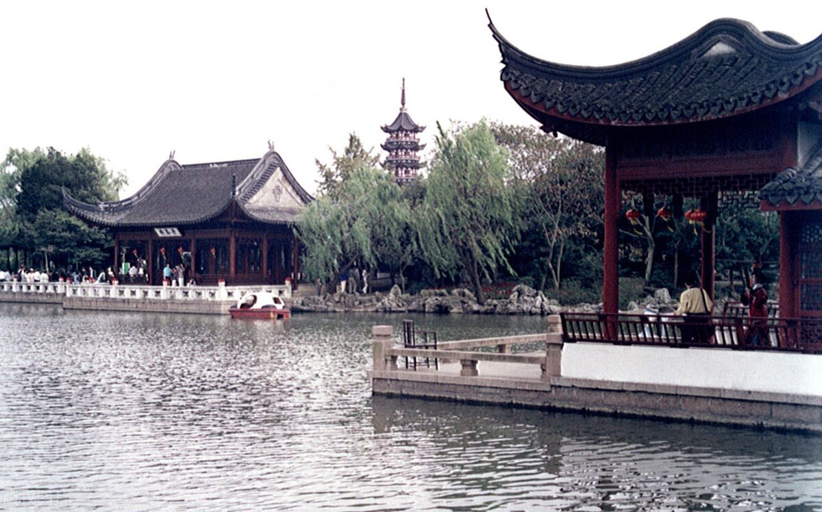 At that time, the bright moon was there, Zeng Zhao Caiyun returned - iNEWS