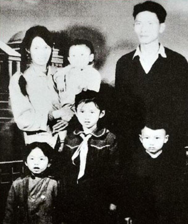 In 2002, 44-year-old Yang Liping was given birth by her mother-in-law ...