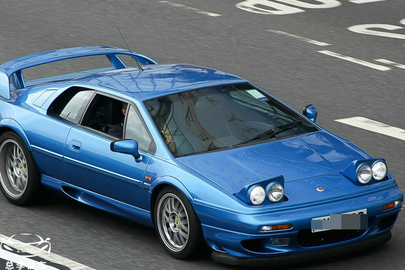 The world's last light-jumping sports car, why did the headlights so ...