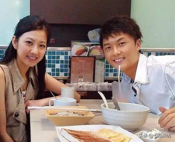 TVB famous scene Wang Haoxin holding hands Cai Sibei's wife Chen Ziyao as a guest on the spot ...