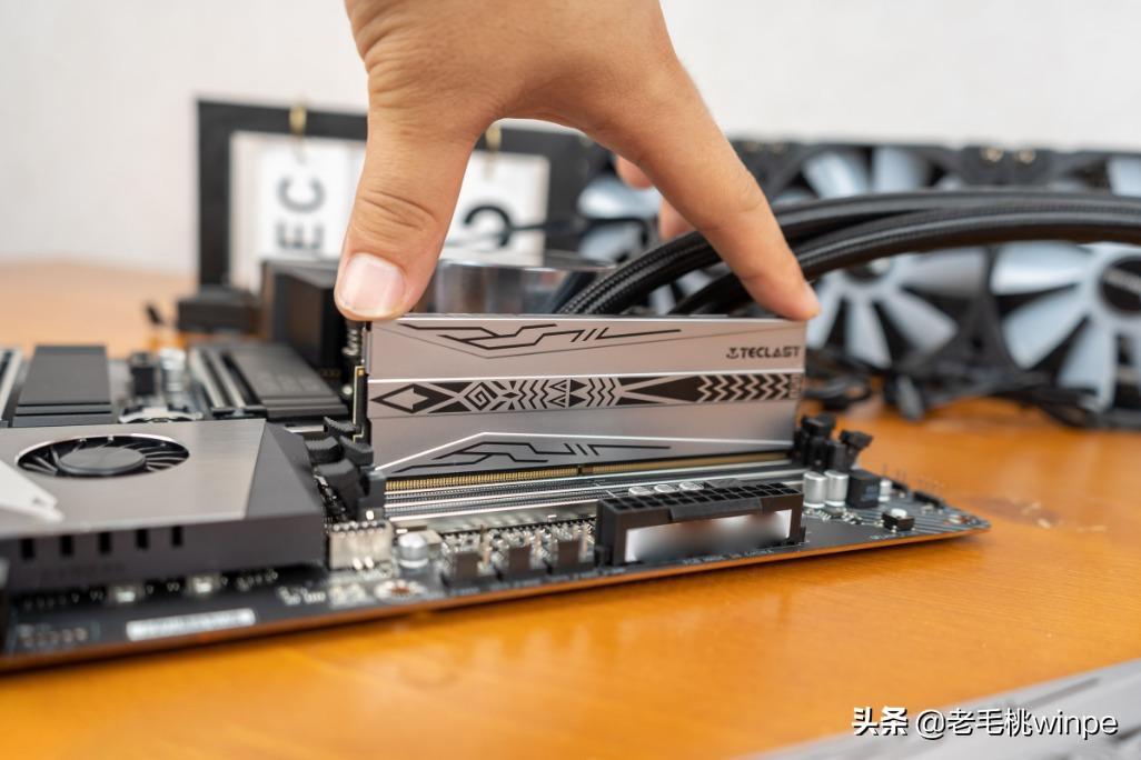 Obviously 8G of memory, but the system shows only 4G! Why do computers ...