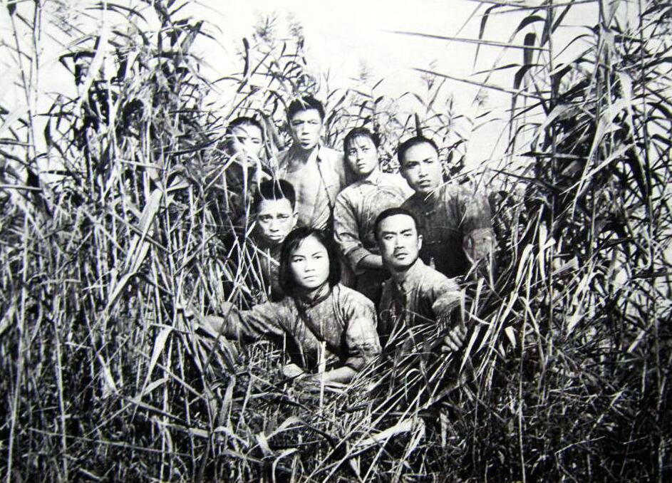 60 years later, "Honghu Red Guards" actor Wang Yuzhen became an old artist Chen Jinpeng died ...