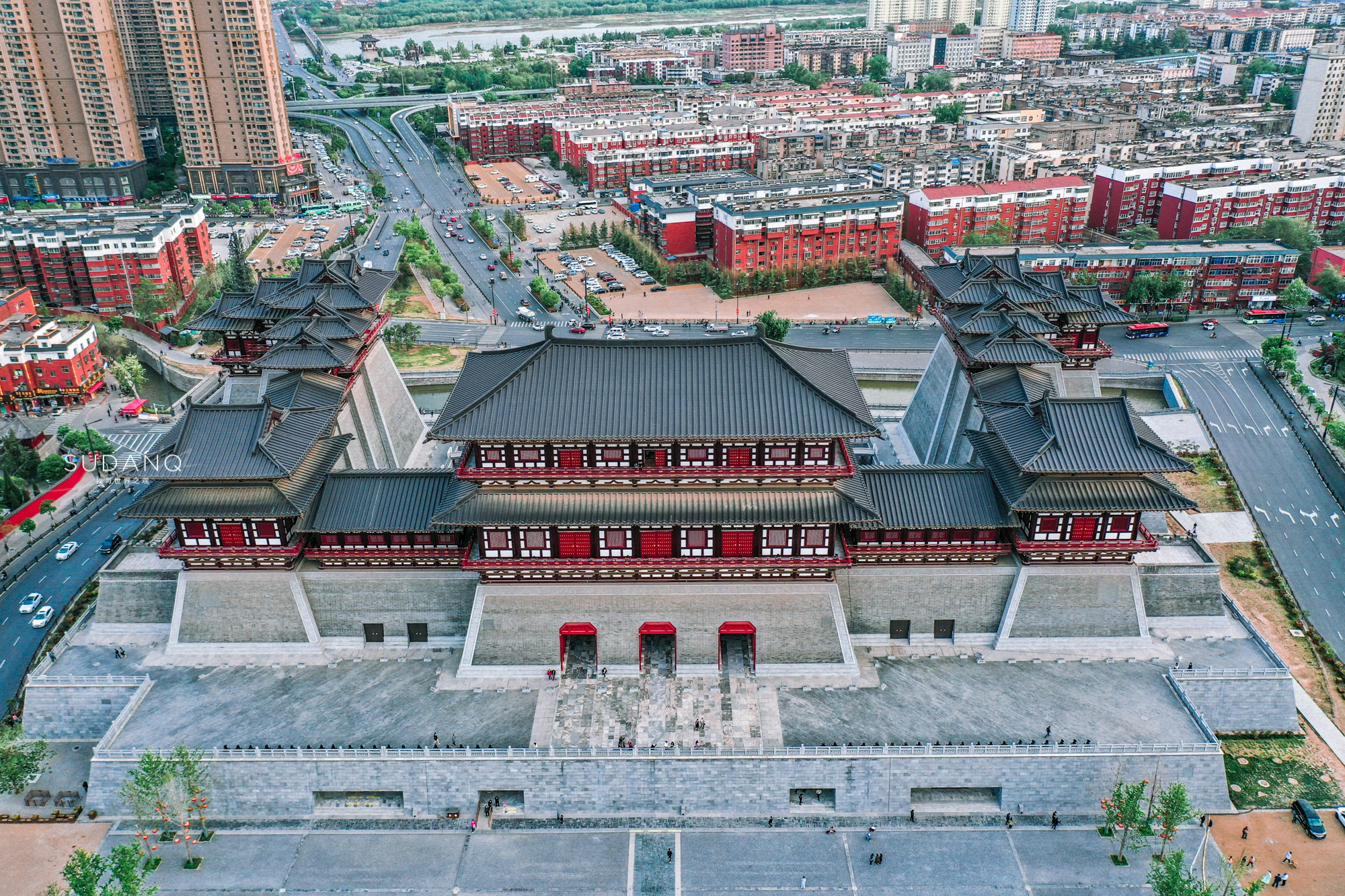 Luoyang Yingtian Gate: The demeanor of the city of God reappears, "the ...