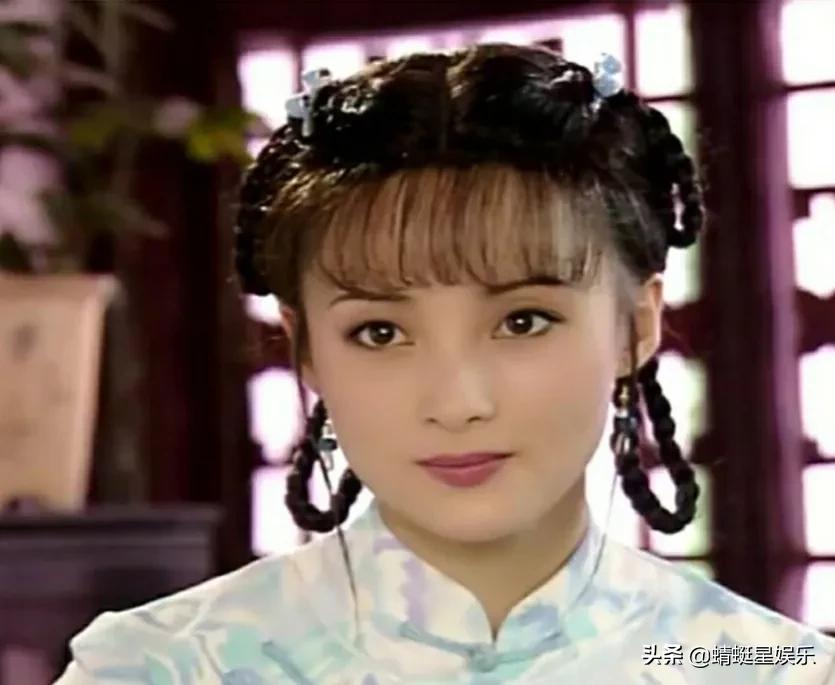 Remember Jiang Qinqin in "There Are Tears in the Sky"?She is as soft as ...