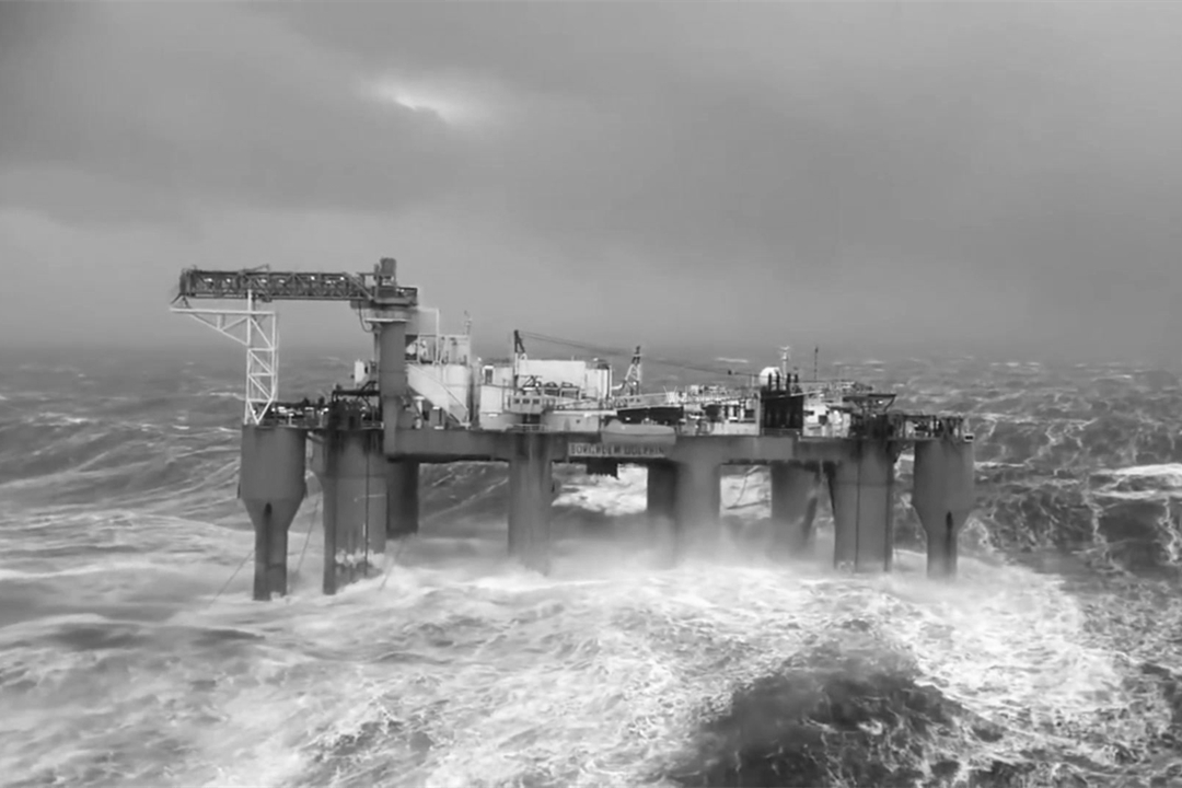"Hotel on the sea" turned into a "grave under the sea": the oil rig ...