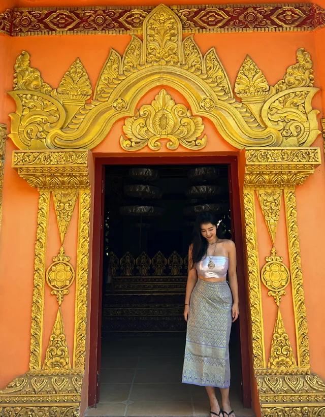 NBA anchor Zhang Manyuan took photos of tourists, the Dai people are ...