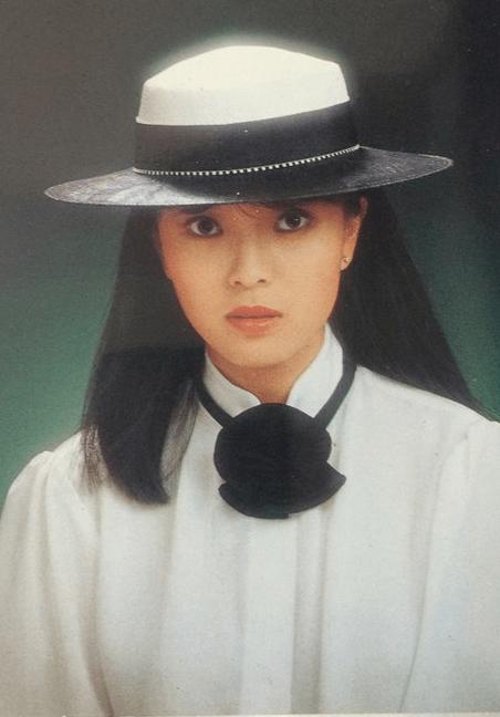 The 62-year-old female singer is too miserable, because of the ...