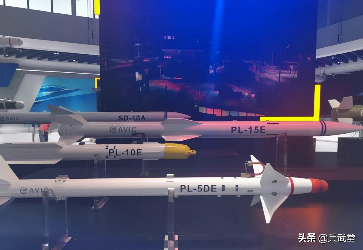 美媒罕見吹捧WS10B？稱殲10C對抗F16V有壓倒優勢，五項技術或領先 - 資訊咖