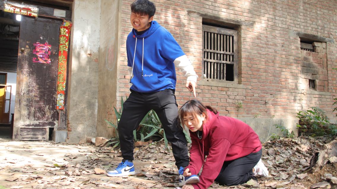 Growing up children who like to nibble on the old will show these signs ...