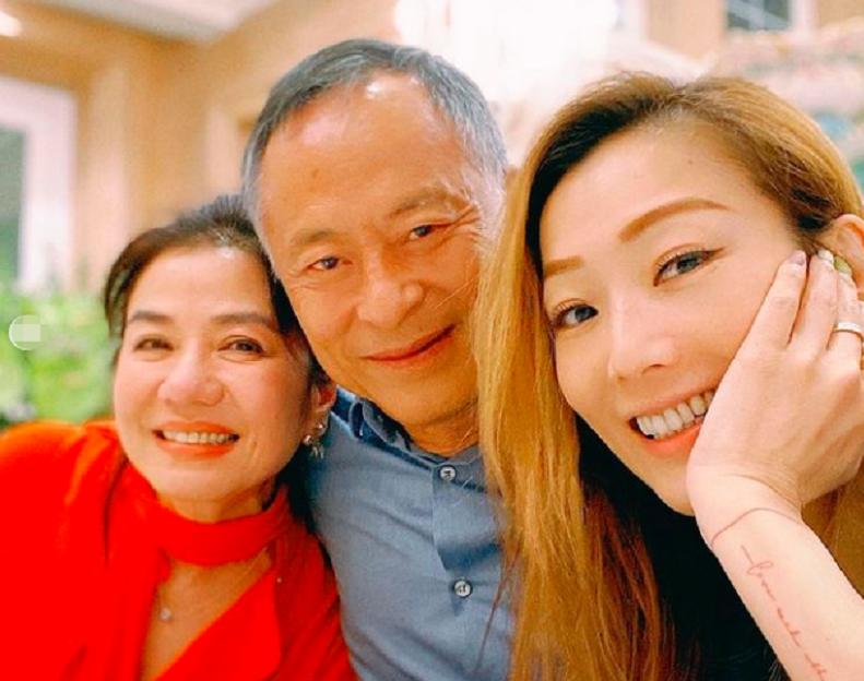 61-year-old Zhong Chuhong appeared at Du Qifeng's family banquet, the ...
