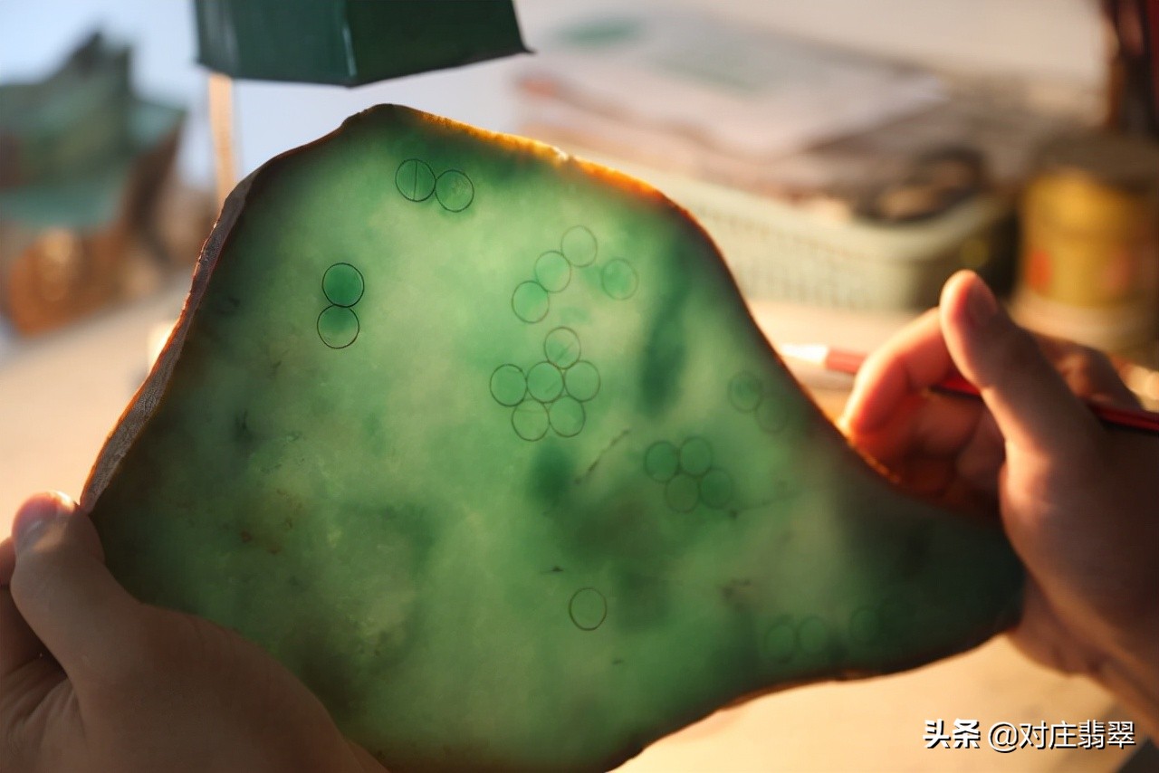 The jade live broadcast room "gambling on stones" continues. Why do ...