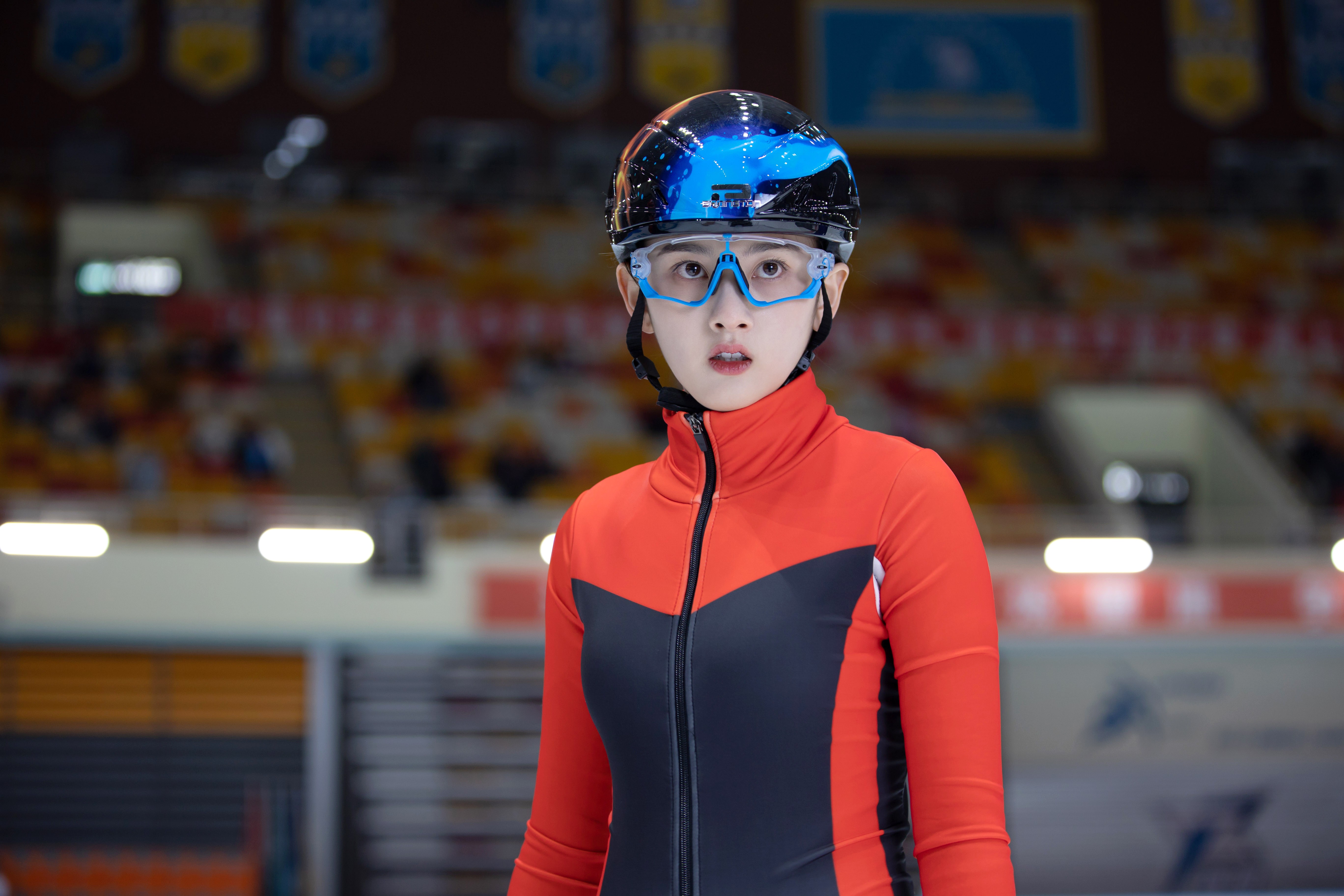 Song Zuer made his debut as a short-track speed skater, ridiculing Shen Zhengyi's skating wildly ...