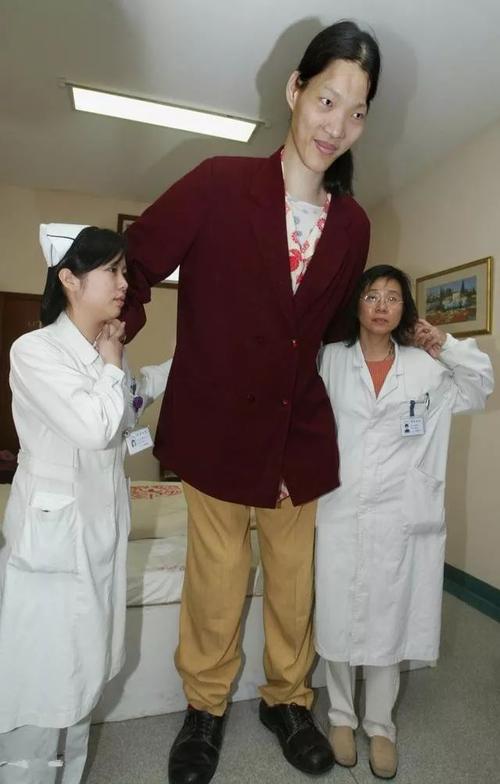 Yao Defen, the world's first giantess: 2.36 meters tall, taller than ...