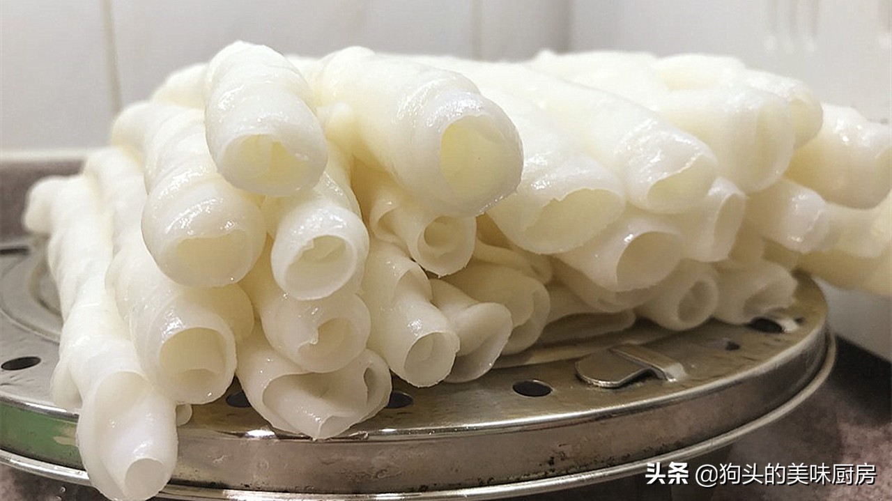 Hand-made roll noodles, pure rice milk without any additives, fresh and ...