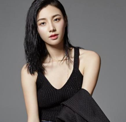 There is a kind of "perspective costume" called Chen Yating, women will ...