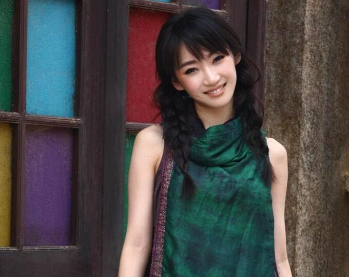 She is a descendant of the imperial family of the Qing Dynasty. She ...