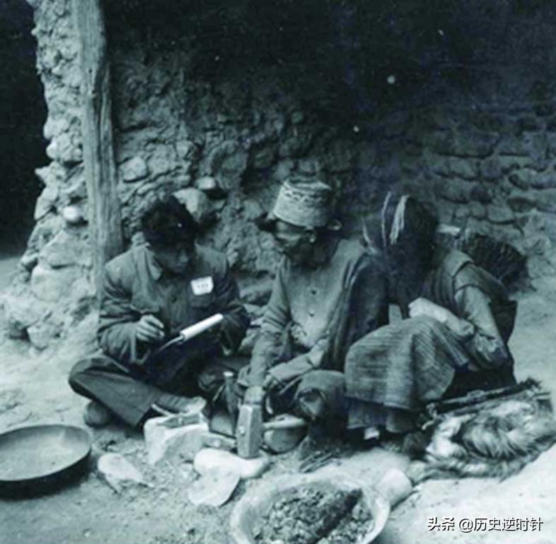 The two brutal bandits, who killed more than 500 soldiers and ...