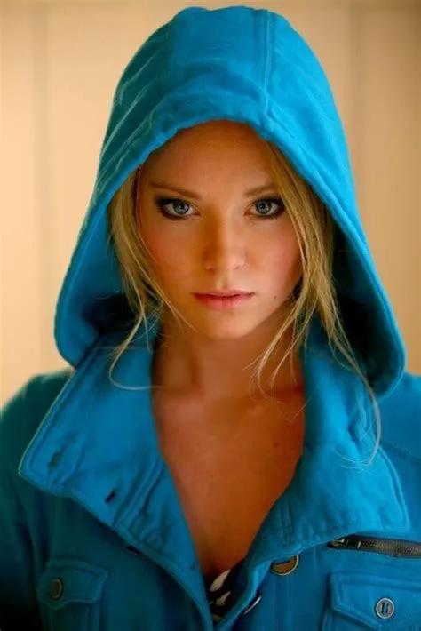 Beautiful actress: Danielle Chuchran - iNEWS