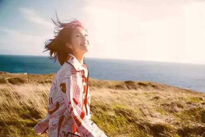 47-year-old "Queen" Yang Miriam, and 27-year-old Gina received the ...