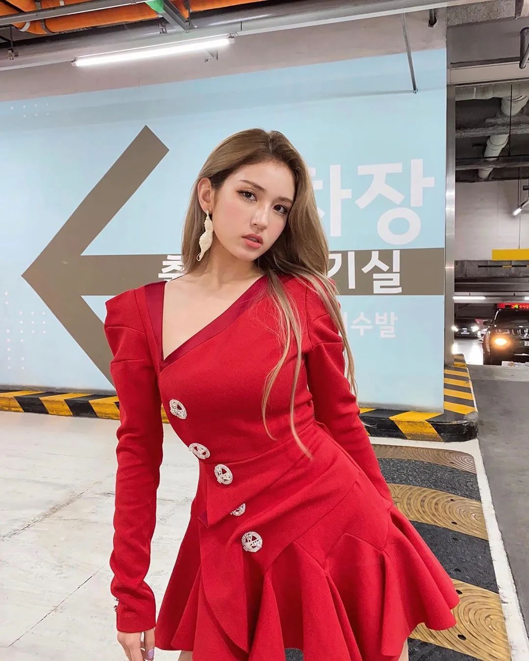 Korean mixed singer Jeon Somi, somi: It's just a Barbie in the world ...
