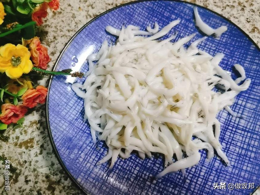 I discovered that the whitebait recipe is so simple, 2 dishes in 10 ...
