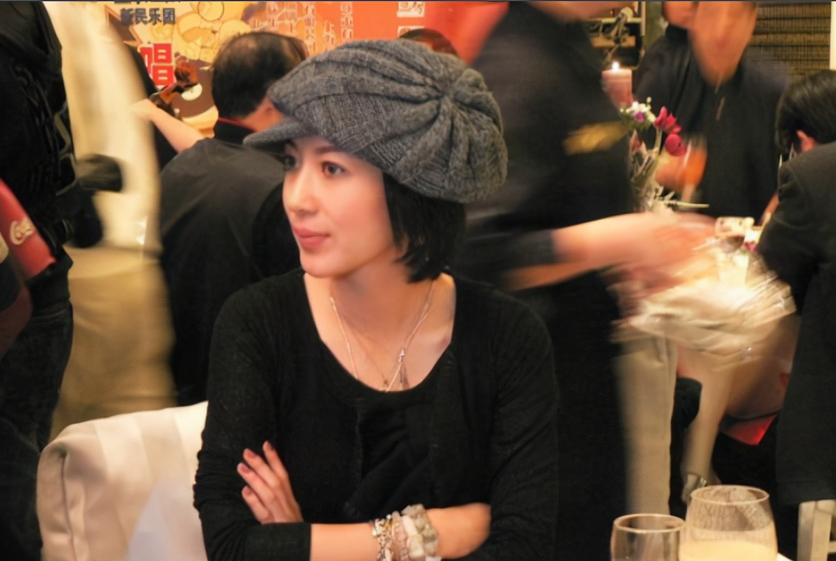 Qi Qin's petite wife Sun Liya: Marrying her 24-year-old husband, the family of four is happy - iNEWS