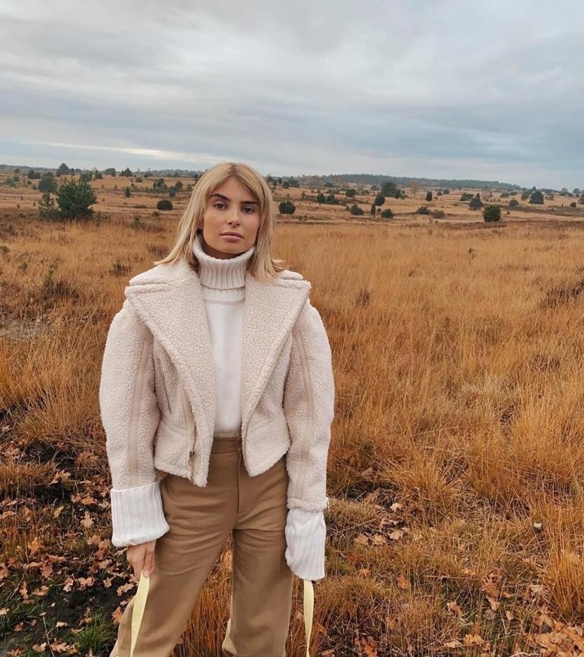 What is cute and warm to wear in winter?A fluffy lamb velvet coat is ...