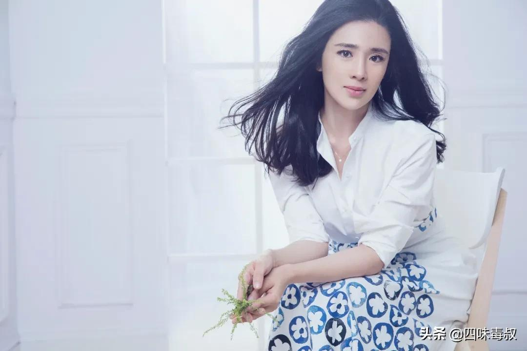 The woman behind Chen Duxiu in "Awakening Age", you didn't know that ...