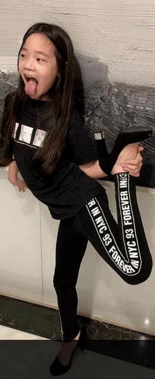 Little S has a recent photo of her daughter, and Xu Laosan wears high ...