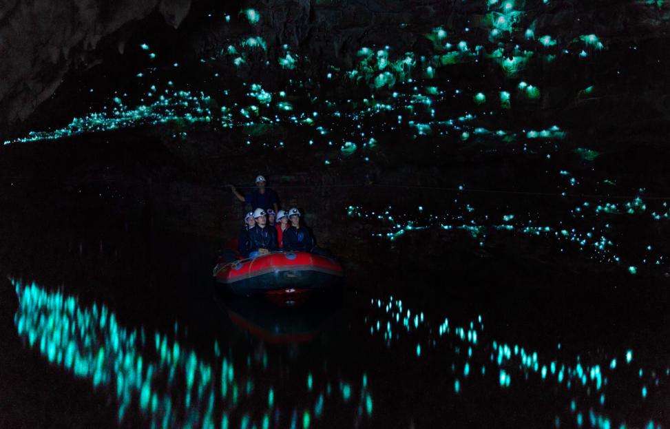 The expedition strayed into the fairy tale world, the mysterious starry ...