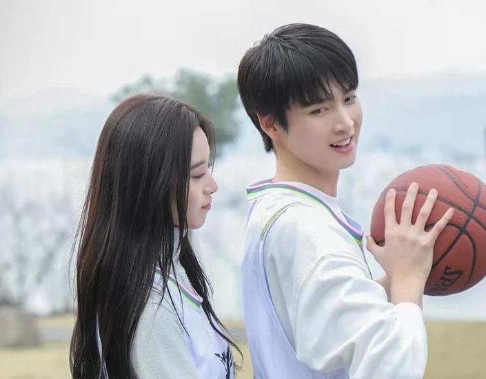 Chen Youwei, Xu Yiyang, "Time and You, Don't Come To Be Safe" - iMedia