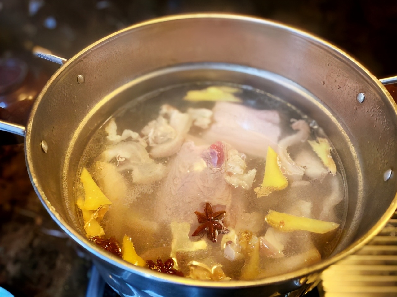 The meat is soft and rotten with thick and thick soup. The taste is ...