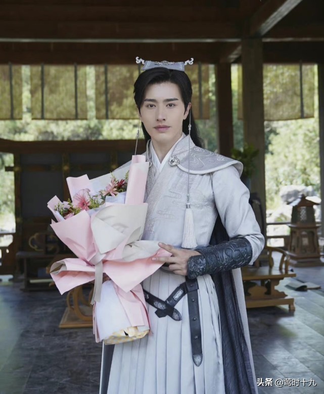 Luo Zheng's new play style collided with the male lead mirror of ...