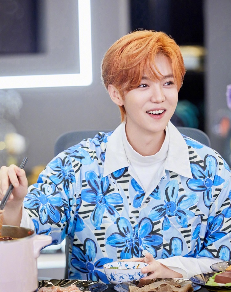 The 30-year-old Luhan appeared in the live broadcast, and the ...