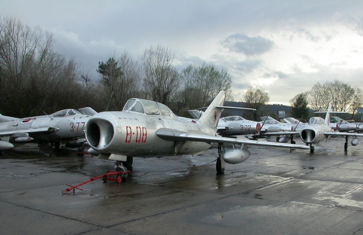 65 years ago, the J-5 fighter jets soared into the sky. The Chinese Air ...