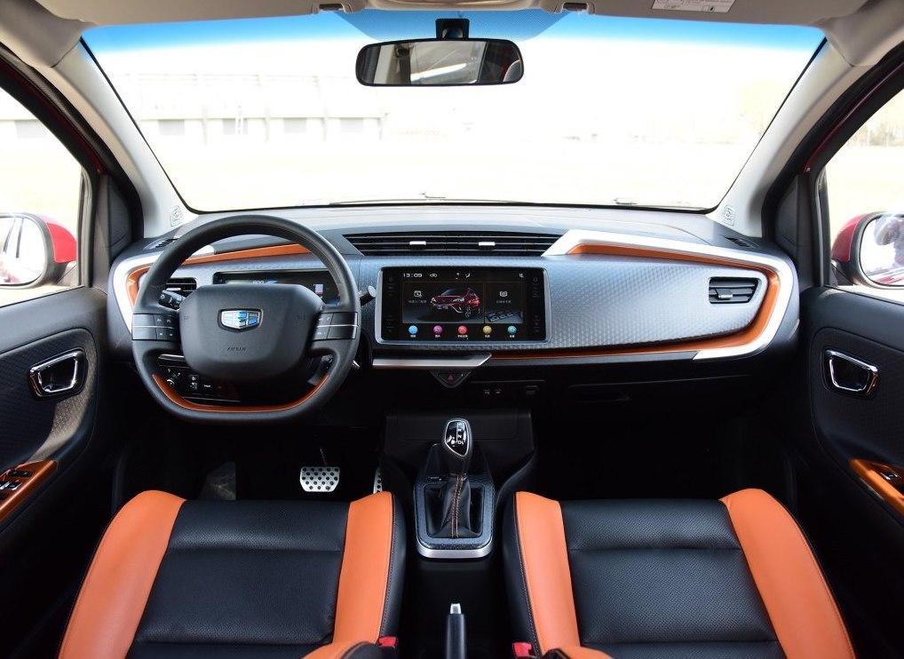 The two low fuel consumption cars cost as low as 36,800 yuan, which are ...