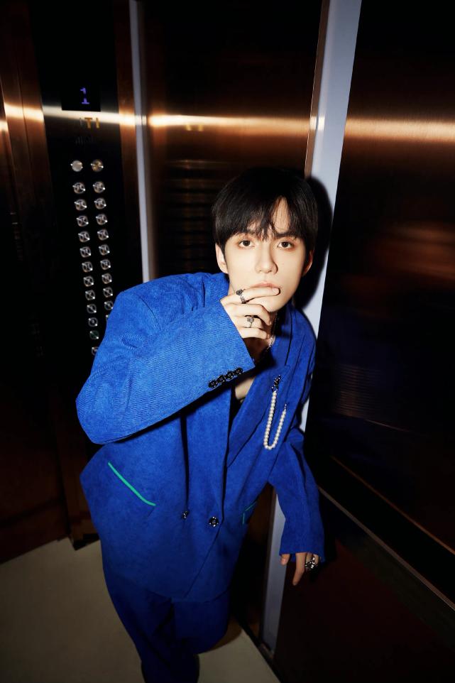 Zhang Yanqi joins 88rising as Wang Jiaer's younger brother to bid ...