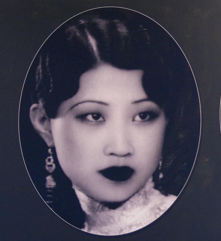 Zhang Xueliang and Yu Fengzhi divorced. Why does Yu Fengzhi still save ...