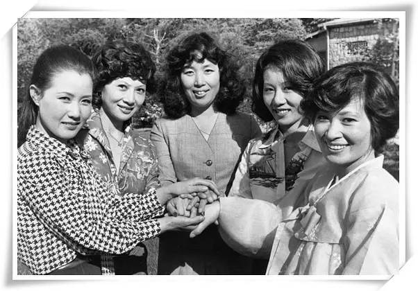 The most tear-jerking Korean comedy queen-old drama bone Luo Wenji - iNEWS